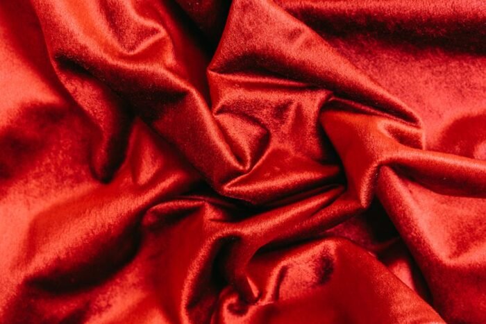 Velours dans le salon : Comment intégrer des objets décoratifs avec ...